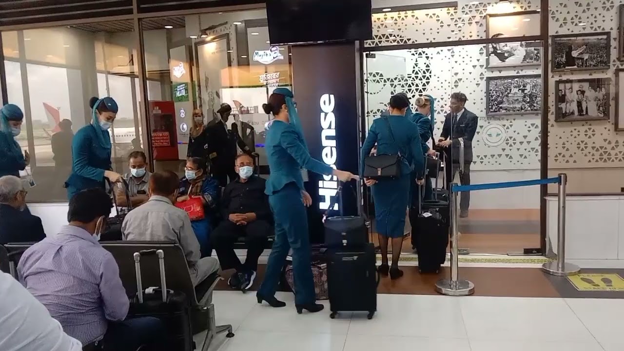 Oman Airlines cabin crew at Dhaka Airport #oman_Air_Cabin_Crew - YouTube