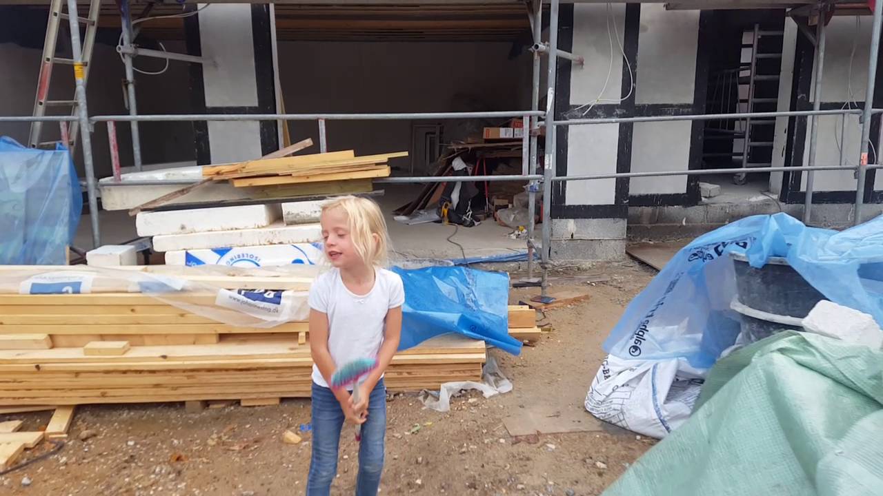 Lul og Niko Thonbo Tilbygning på Hotelstien - YouTube