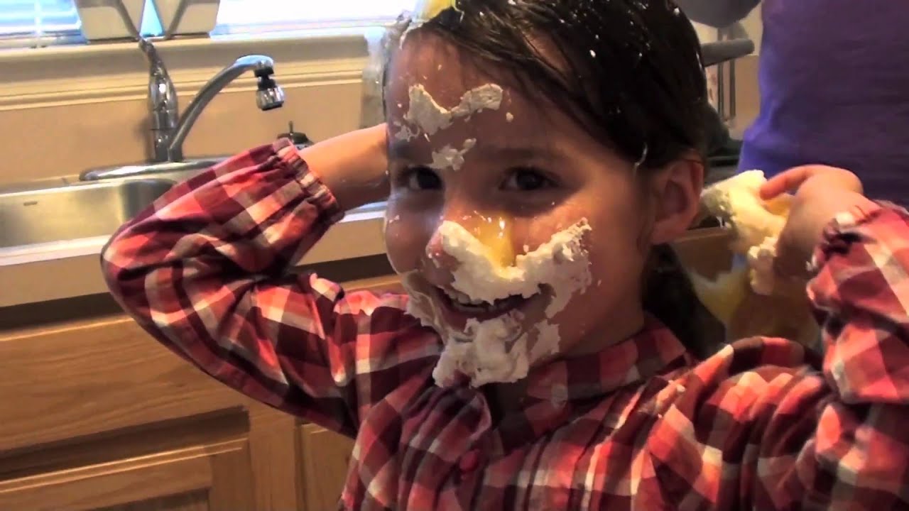 Pie in Annie's Face Turns into Food Fight (WK 16) - YouTube