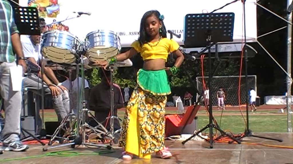 toscana sigithi aurudu kumariya 2014 - YouTube