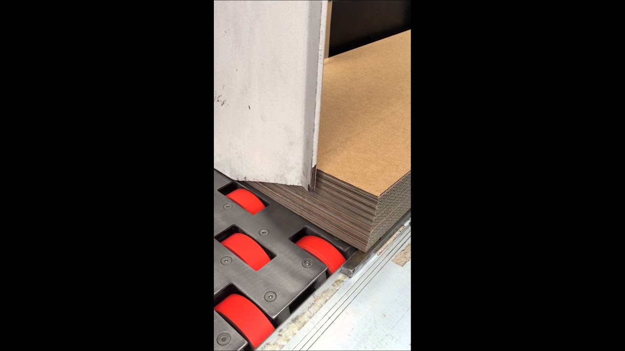 Lead edge feeder with straight feeding - YouTube