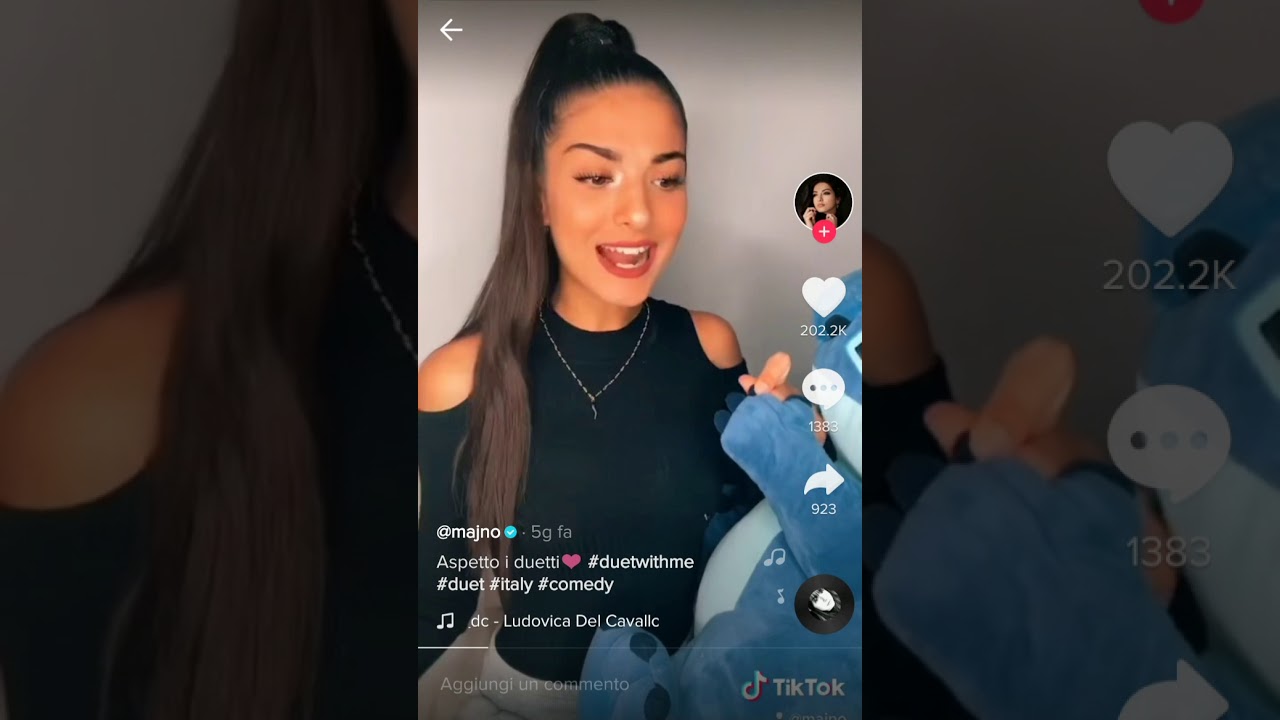 Elisa Maino tik tok maggio - YouTube