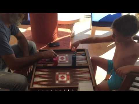 Süper yetenekli çocuk tavlada harika