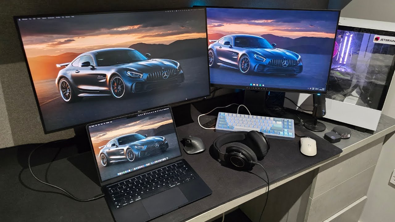 My Simple University Mac/PC Desk Setup (2025) - YouTube