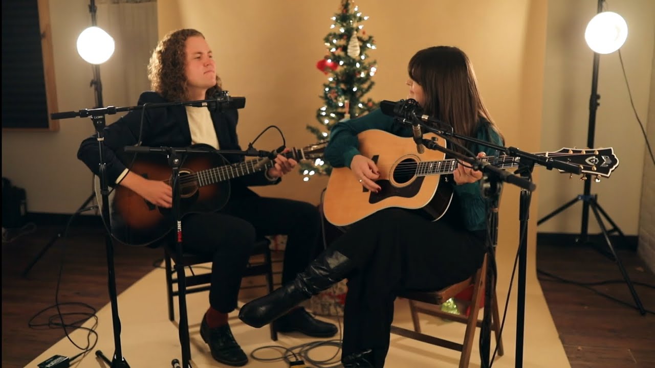You and Me on Christmas Eve - Halley Neal & Sam Robbins (Live Acoustic ...