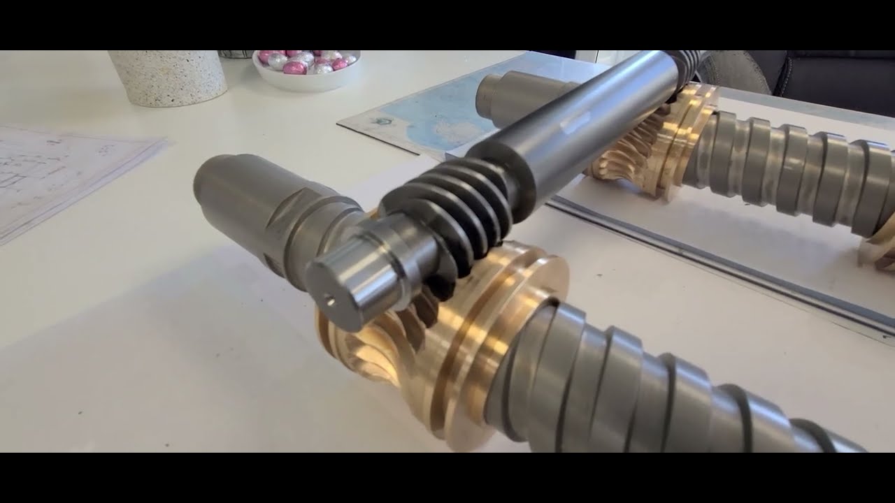 Couple roue et vis sans fin monté sur vis trapézoïdale vérin mécanique ...