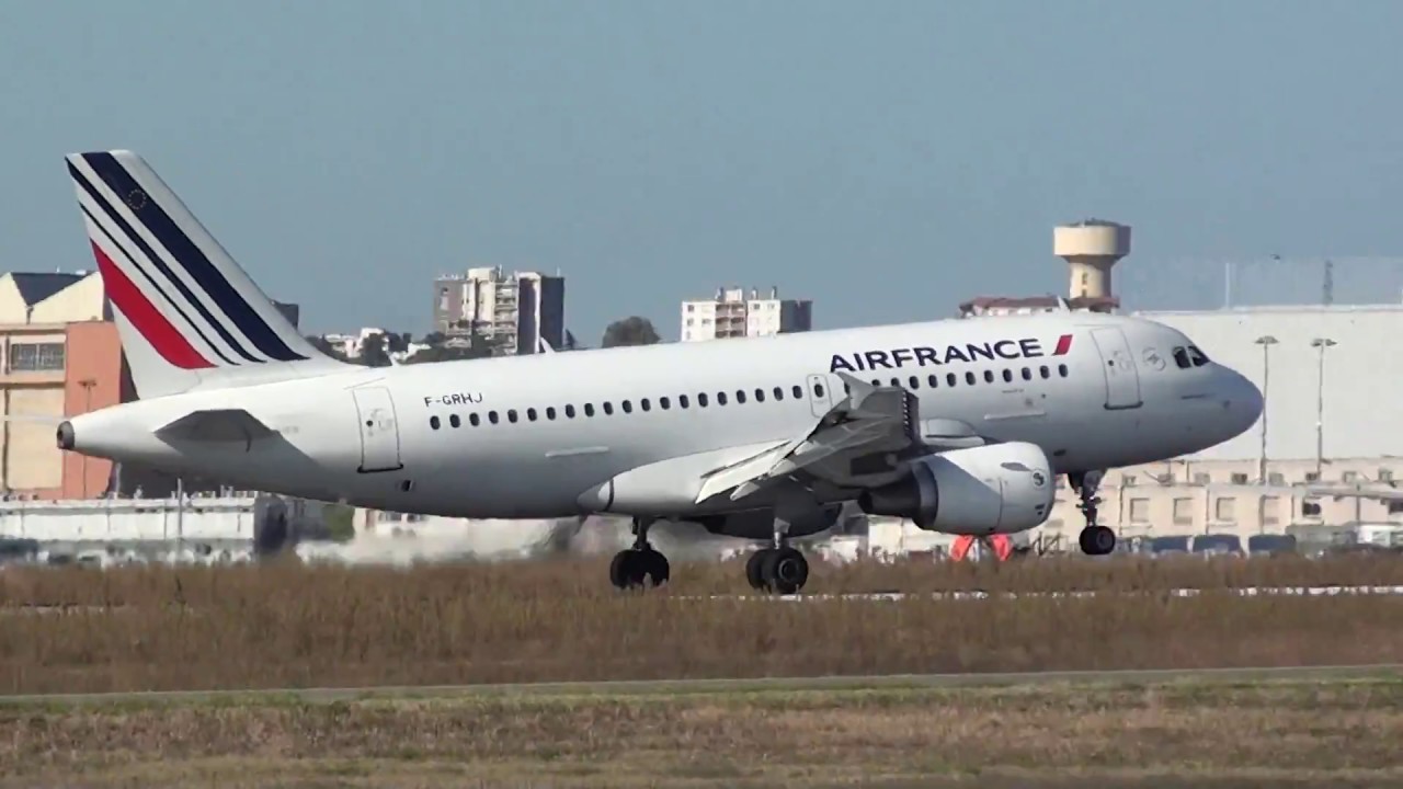 Air France Airbus 319 F-GRHJ Landing Toulouse Blagnac TLS - YouTube