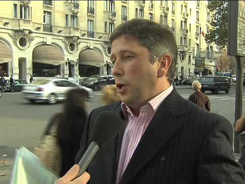 Oracle's Steve Fearon on Social CRM in EMEA - YouTube