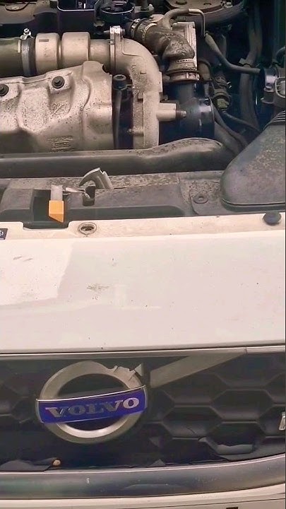 Volvo C30 Oil Filter Location #car #shorts #2023 - YouTube