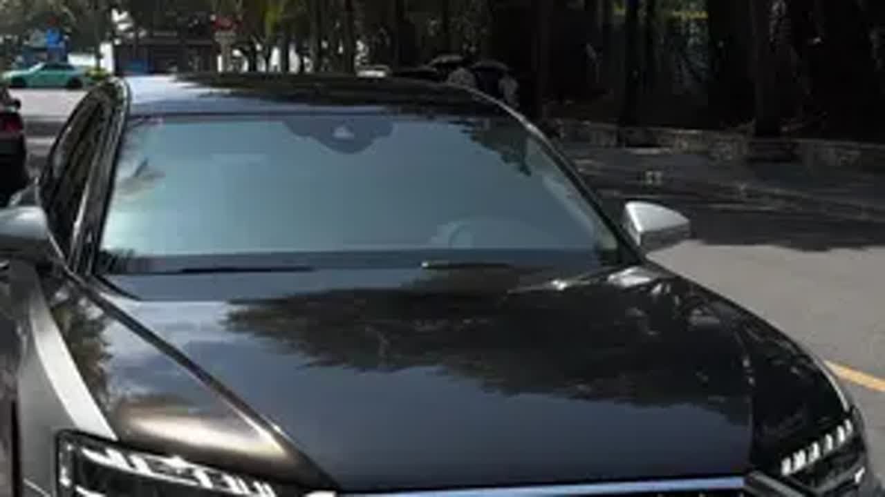 别忘了我这个穷小子 当初借钱也想让你吃好喝好奥迪a8霍希版 - YouTube