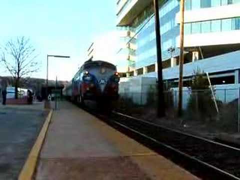 Metro North F10 #413 - YouTube