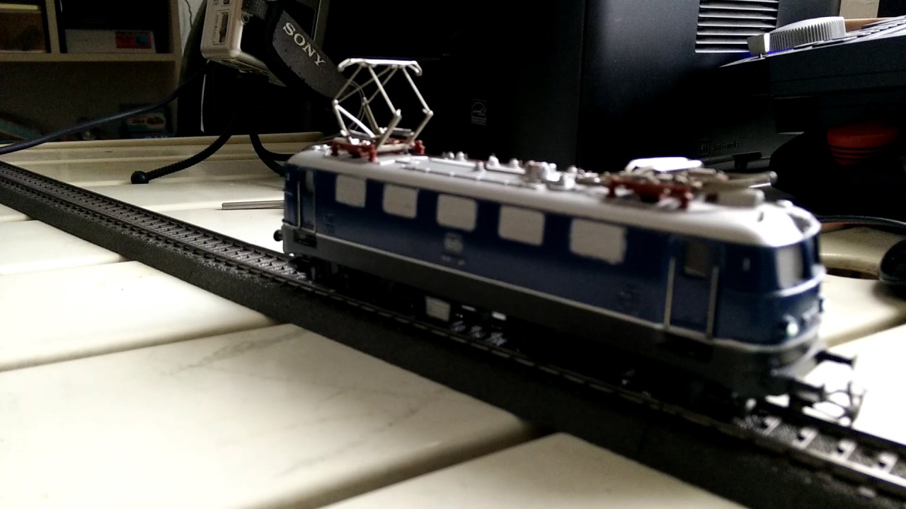 Marklin 3034 E41 pantografi automatizzati - YouTube