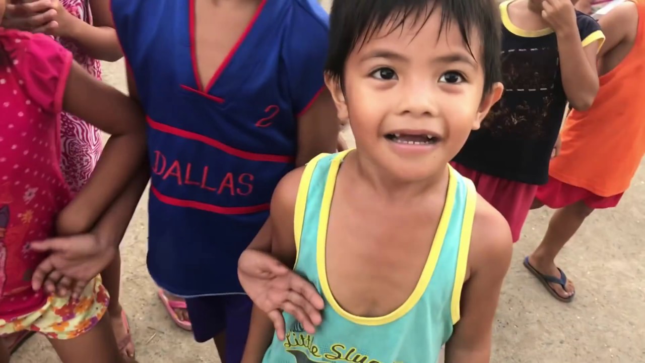 KIDS RUNNING AROUND PHILIPPINES BARANGAY | KIDS RUNNING AND PLAYING IN ...
