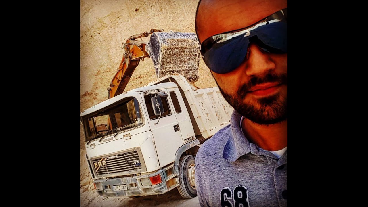 ERF E10 290 - Cummins straight pipe sound - up the hill - YouTube