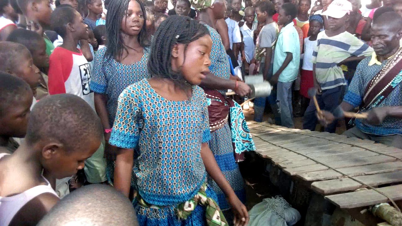 Valimba kwanguisana dança tradicional em sena - YouTube