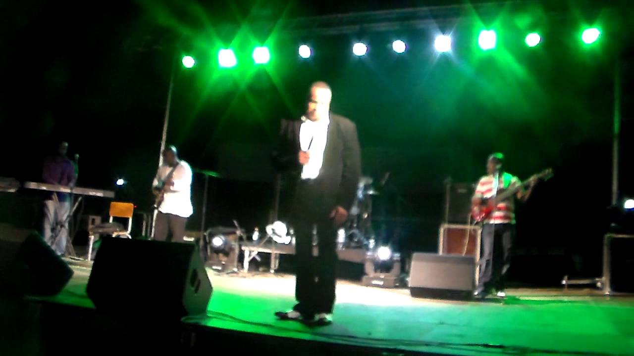 FESTIVAL MAFALALA 2013 - WAZIMBO PERFORMS "NWAHULWANA" - YouTube