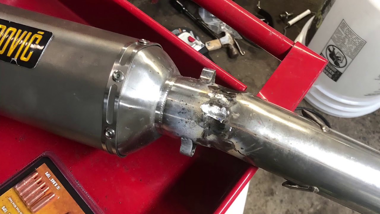 Fake Akrapovic install photo show - YouTube