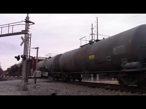 NS 4676 leads NS 366 through MP 72.2 in Shannon, GA - YouTube