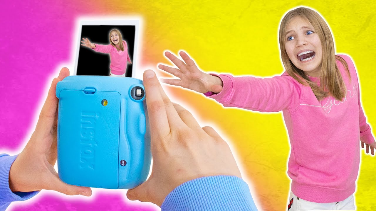 Amelia and Avelina pretend play Instant Camera fun - No escape! - YouTube