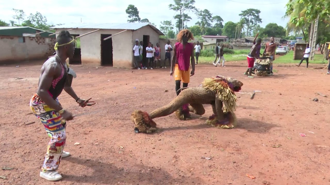 À la découverte de la danse panthère, une tradition en pays Gnamboua ...