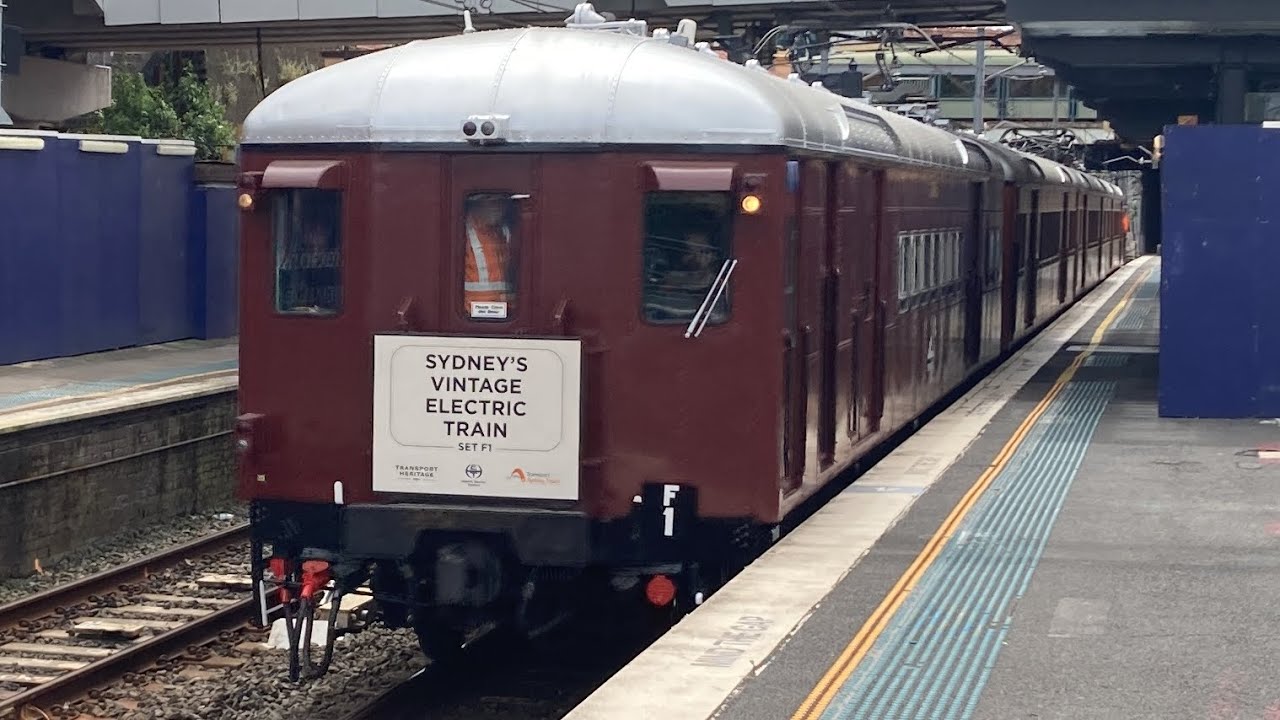 Red Rattler Set F1 At Speed Between Turella and Revesby During 2022 ...