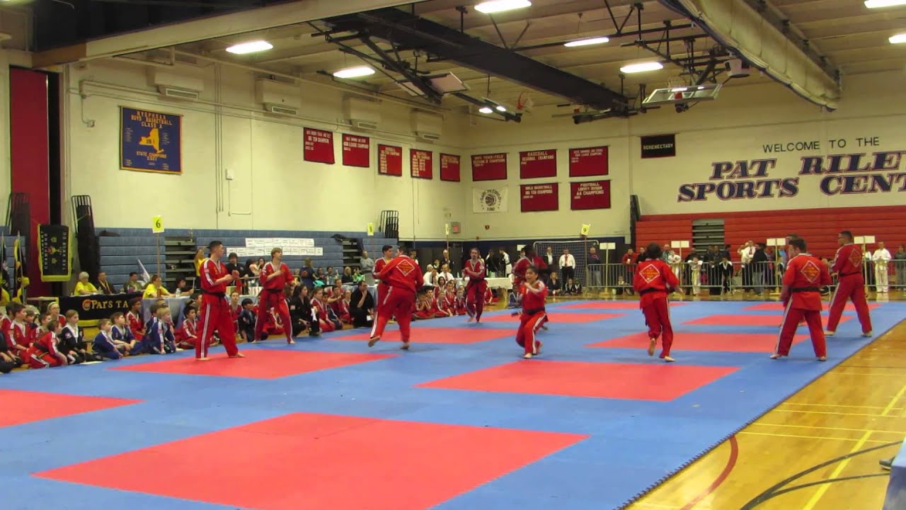 Pai's Tae Kwon Do 2015 Championship Demo - YouTube