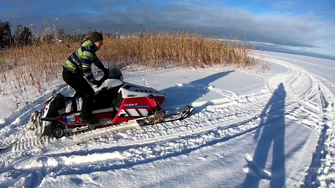 SnowTube + Yamaha Exciter 570 - YouTube