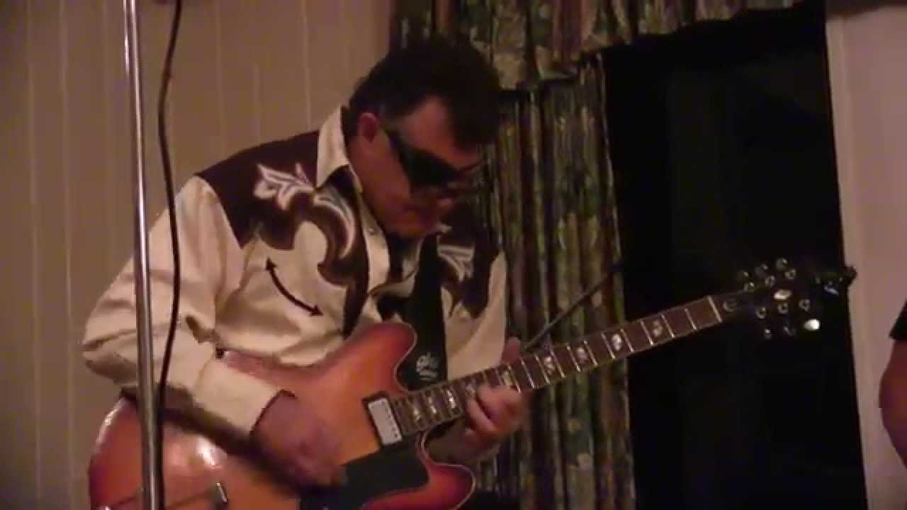 Mike Morgan And The Crawl jam - YouTube