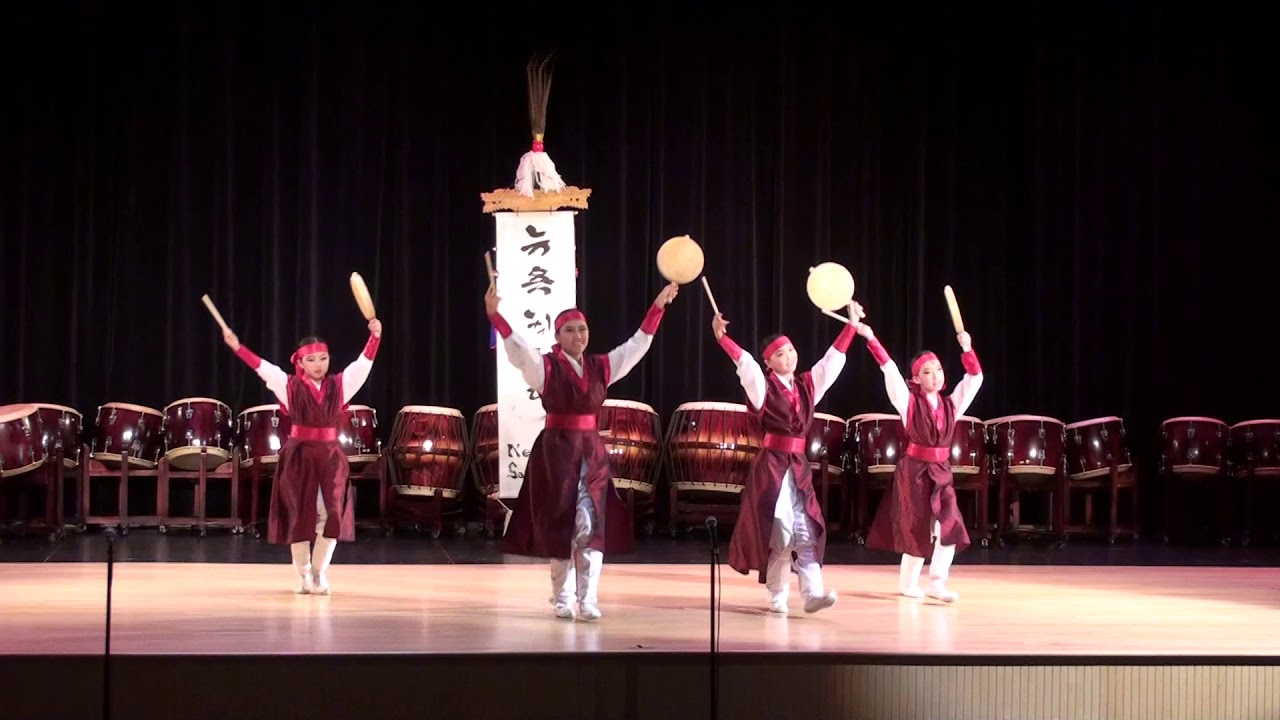 10/25/2019 BTS ARIRANG Sogo Dance 소고춤 - YouTube
