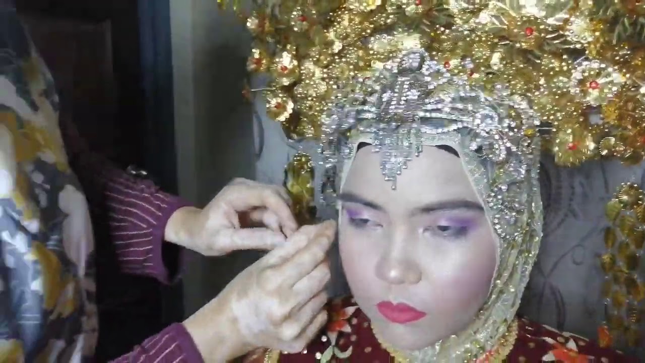 Tutorial how to wear "sanggul lintang" - YouTube