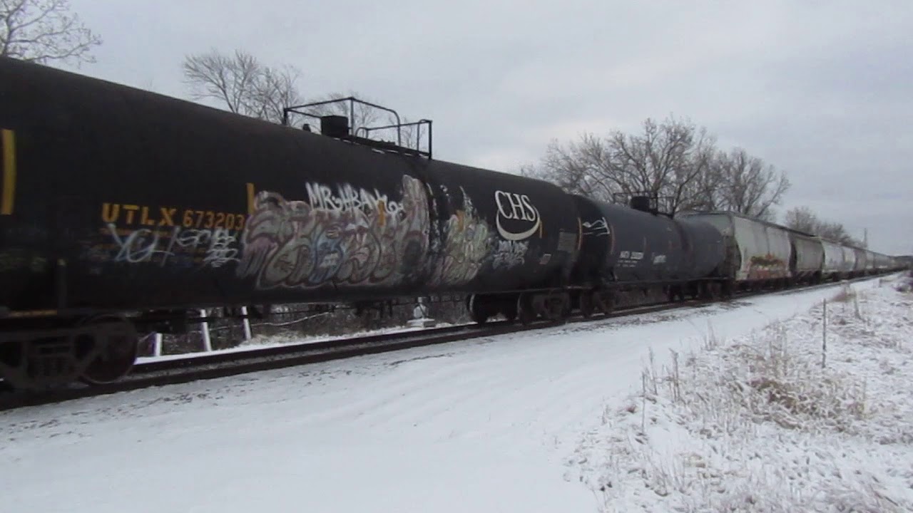 Northbound UP 5323, UP 5821, UP 2280 and UP 1906 on the Union Pacific ...