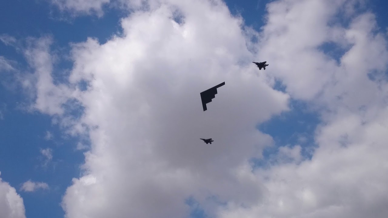 B2 - Tattoo Air Show 2018 - YouTube