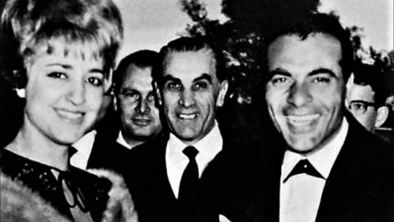 ΠΟΛΥ ΠΑΝΟΥ ΚΛΑΙΩ ΚΑΙ Σ ' ΑΝΑΖΗΤΩ 1962 ΖΕΙΜΠΕΚΙΚΟ - YouTube