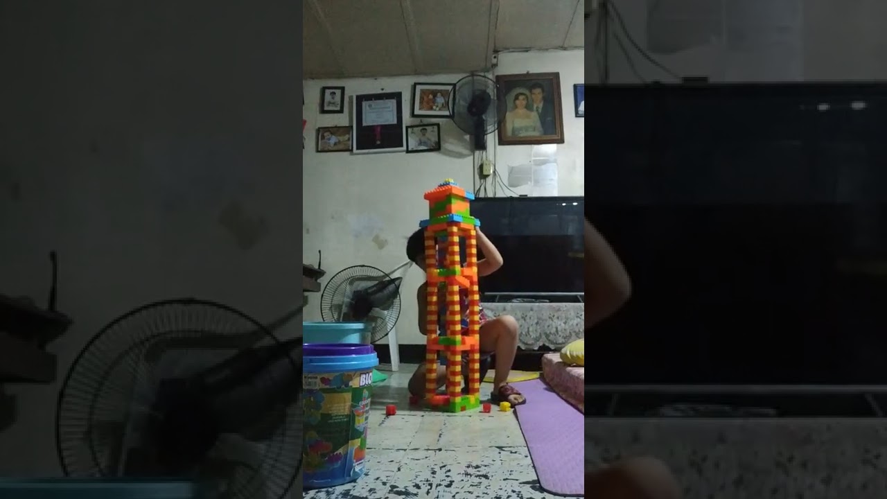 Blocks fall down - YouTube