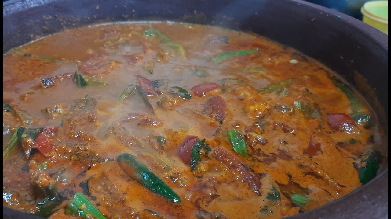 VATTA MEEN CURRY - YouTube