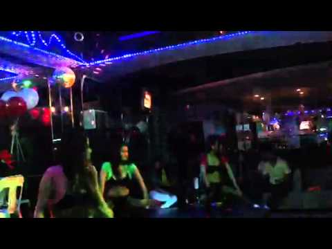 First love first kiss - YouTube