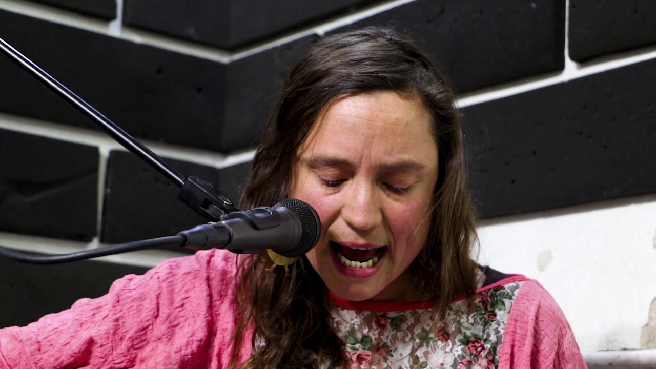 Fabiola Machado - Jugo de Damasco @ Rui2 Locales - YouTube