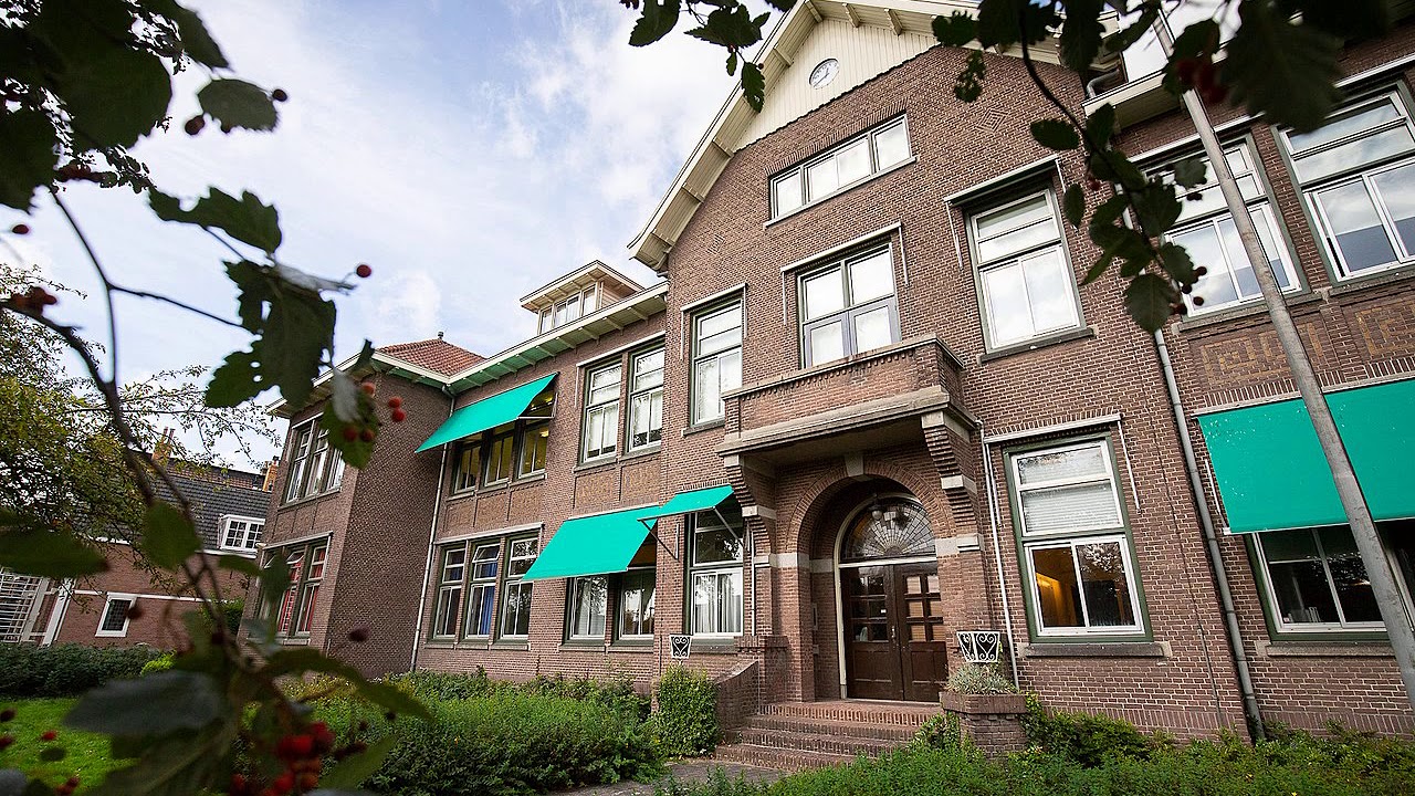 Het verhaal van de 100-jarige school: Het CCC in Zwolle - YouTube