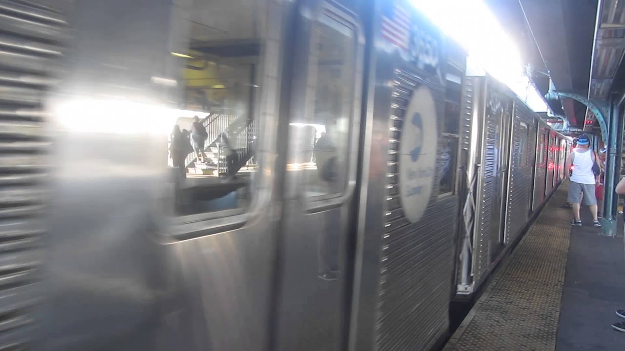 R32 (J) Train at Broadway Junction - YouTube
