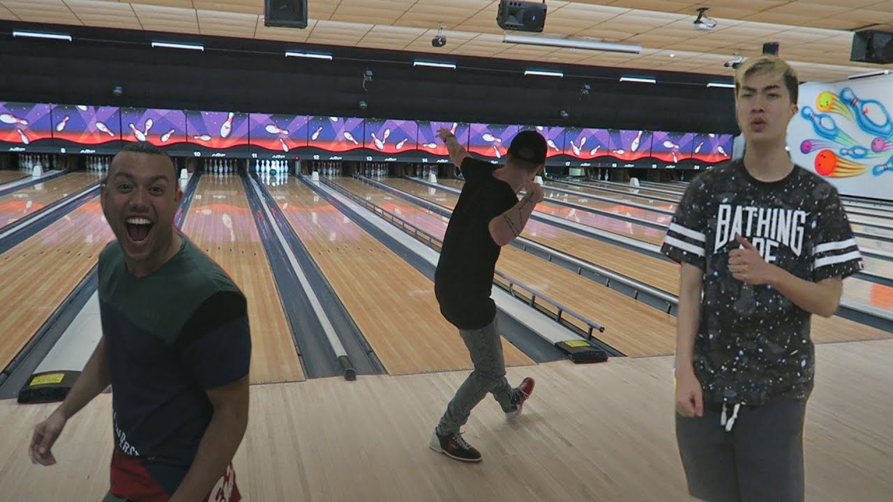 FaZe & RiceGum CRAZIEST BOWLING GAME EVER! - YouTube