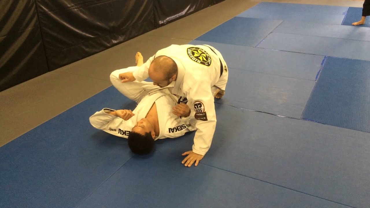 Reverse scissor sweep from half guard jiu-jitsu brazilian jiujitsu ...