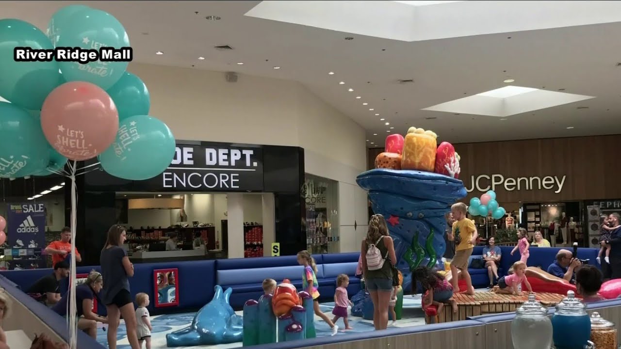 New play area at River Ridge Mall in Lynchburg - YouTube