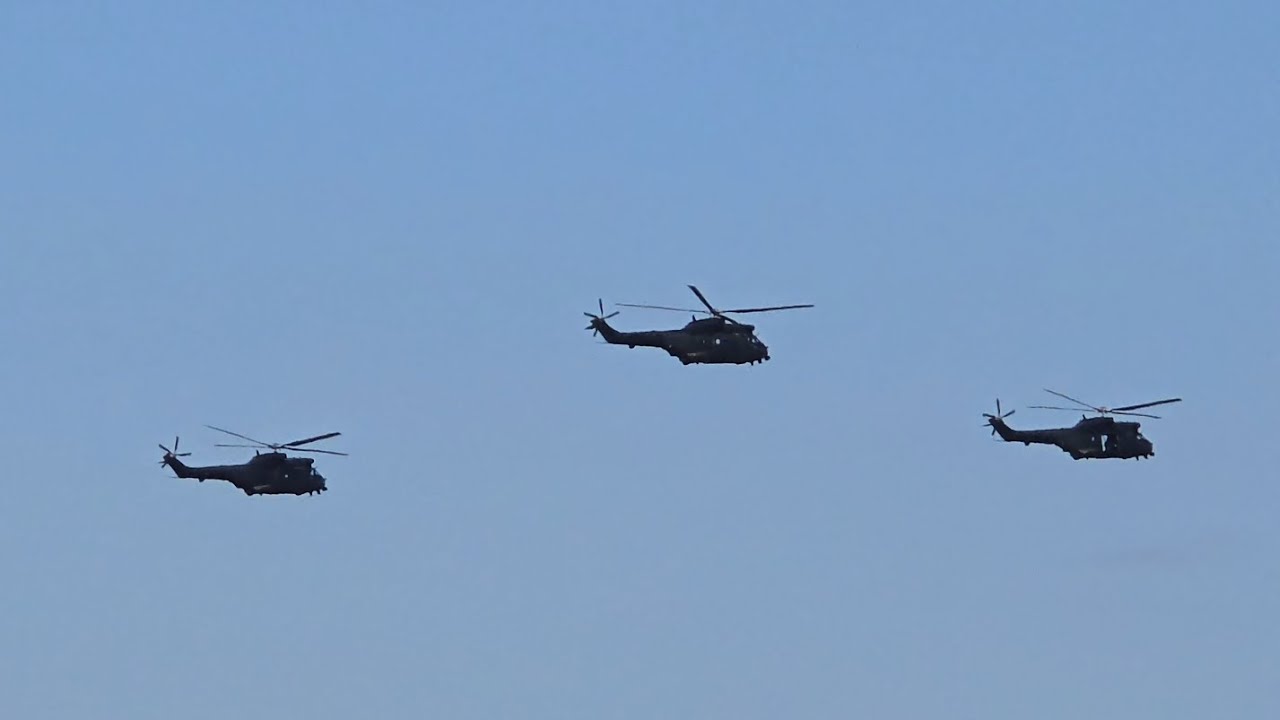 RAF Puma Farewell Flypast at Middle Wallop & 59206 Passes Andover 26/03 ...