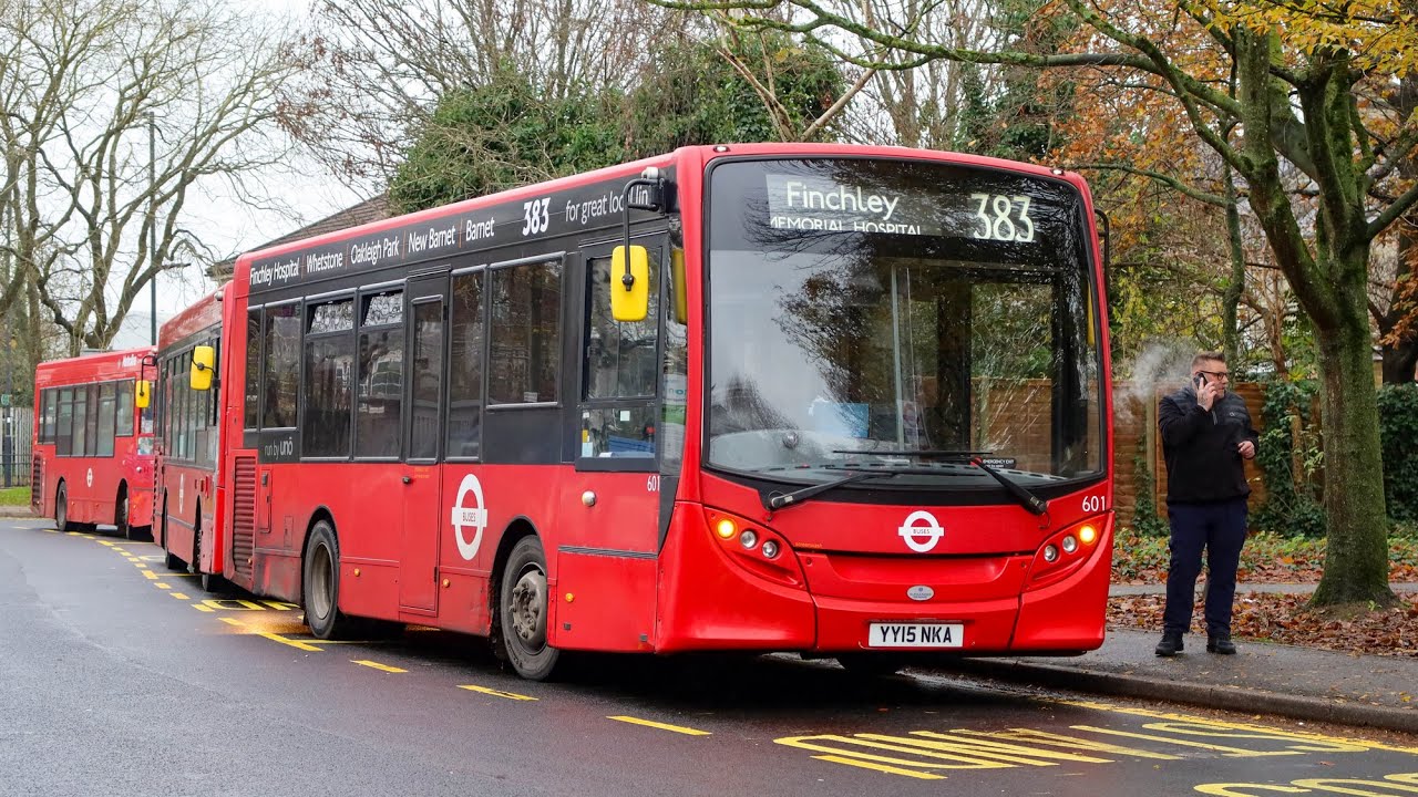 Buses at Barnet, The Spires on 4th December 2023 - YouTube