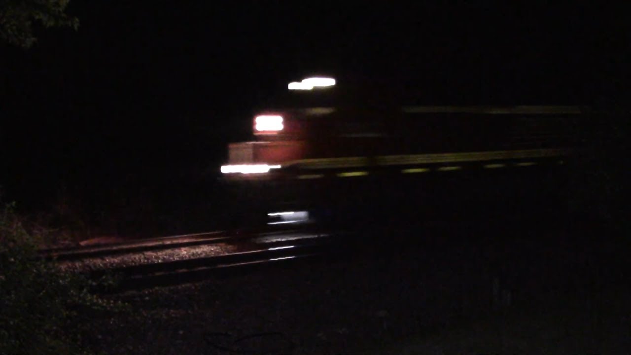 K5HA Thing on BNSF 8353 East in Wyanet, IL 5/16/25 - YouTube