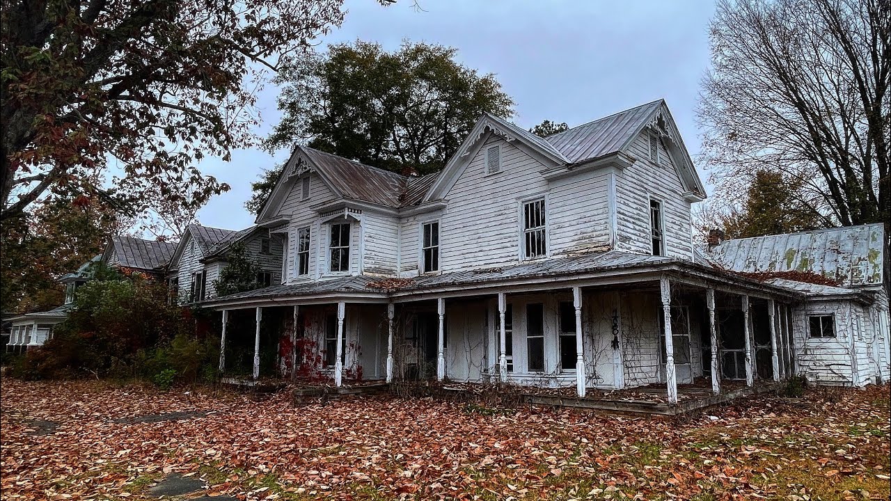 The Incredible Abandoned Ghost Town Houses Down South in North Carolina ...