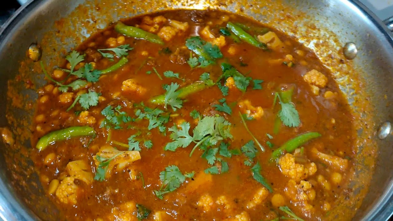 Phool Gobi Chana Gosht | Tasty Cauliflower with Meat & Chickpeas Curry ...
