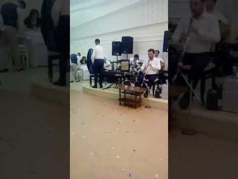Bu usaqlarin ritmi her yerde seslenir.Aksin Elmir qardaslari