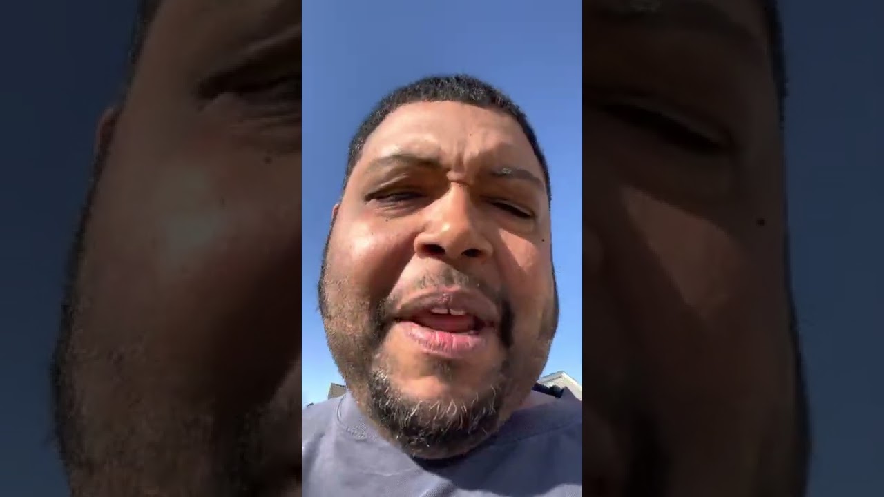 Gee Nut vs Garbage Man - YouTube