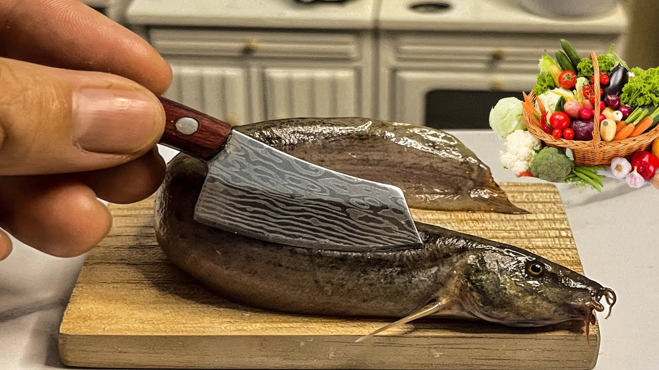 Cooking locusts in a small kitchen - delicious miniature plantain ...